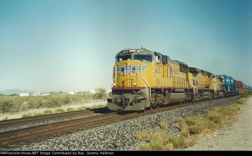 UP 4670 & others (1)